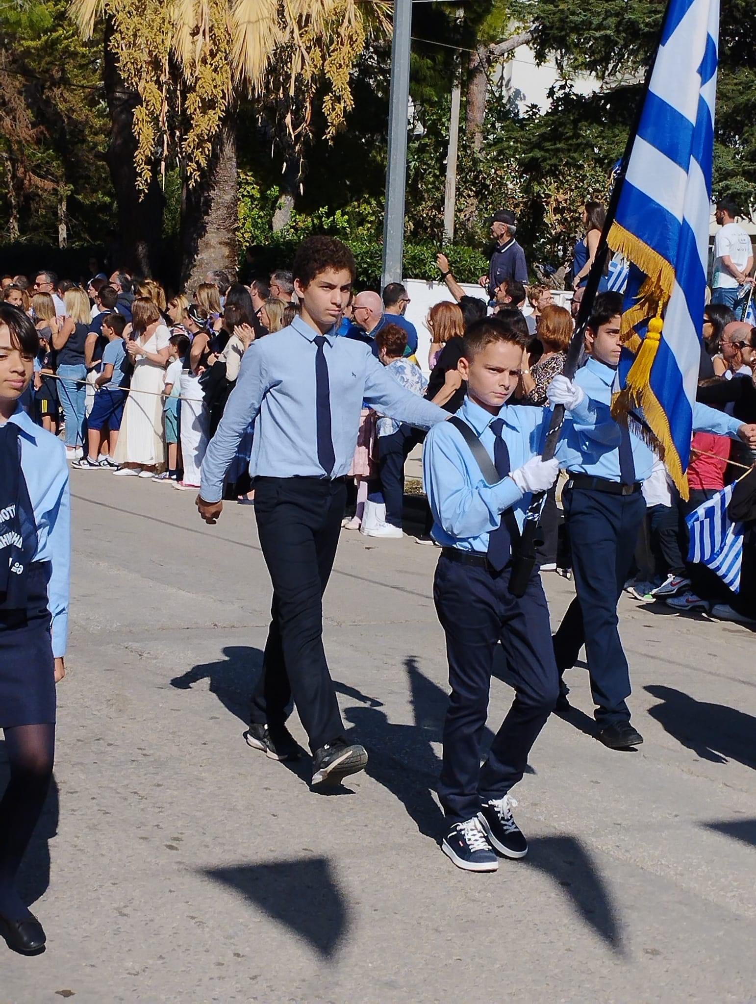 28η Οκτωβρίου: Η παρέλαση των μαθητών στα Βριλήσσια (video) - Vrilissia24